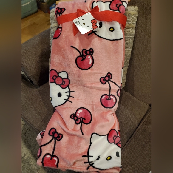 Hello Kitty | Holiday | New Release Viral Hellokitty Cherry Blanketnwt ...